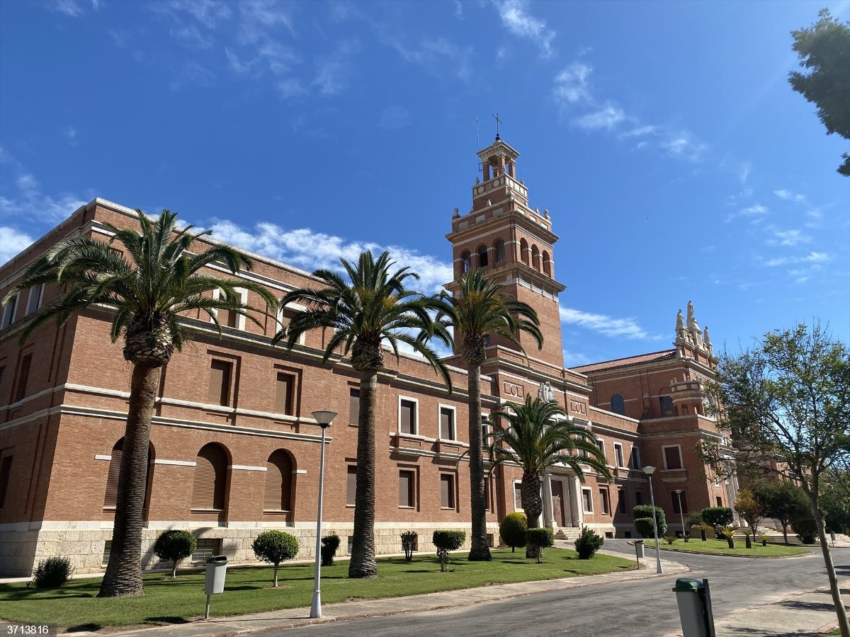 La Universidad CEU - Cardenal Herrera abre proceso de selección para ...